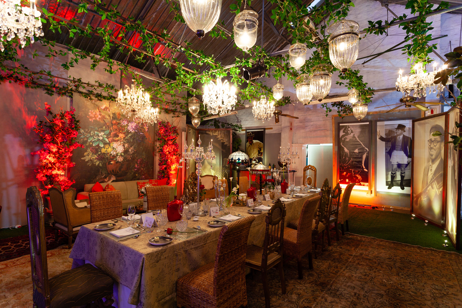 What is a murder mystery dinner? | Murder Mystery Guide #1