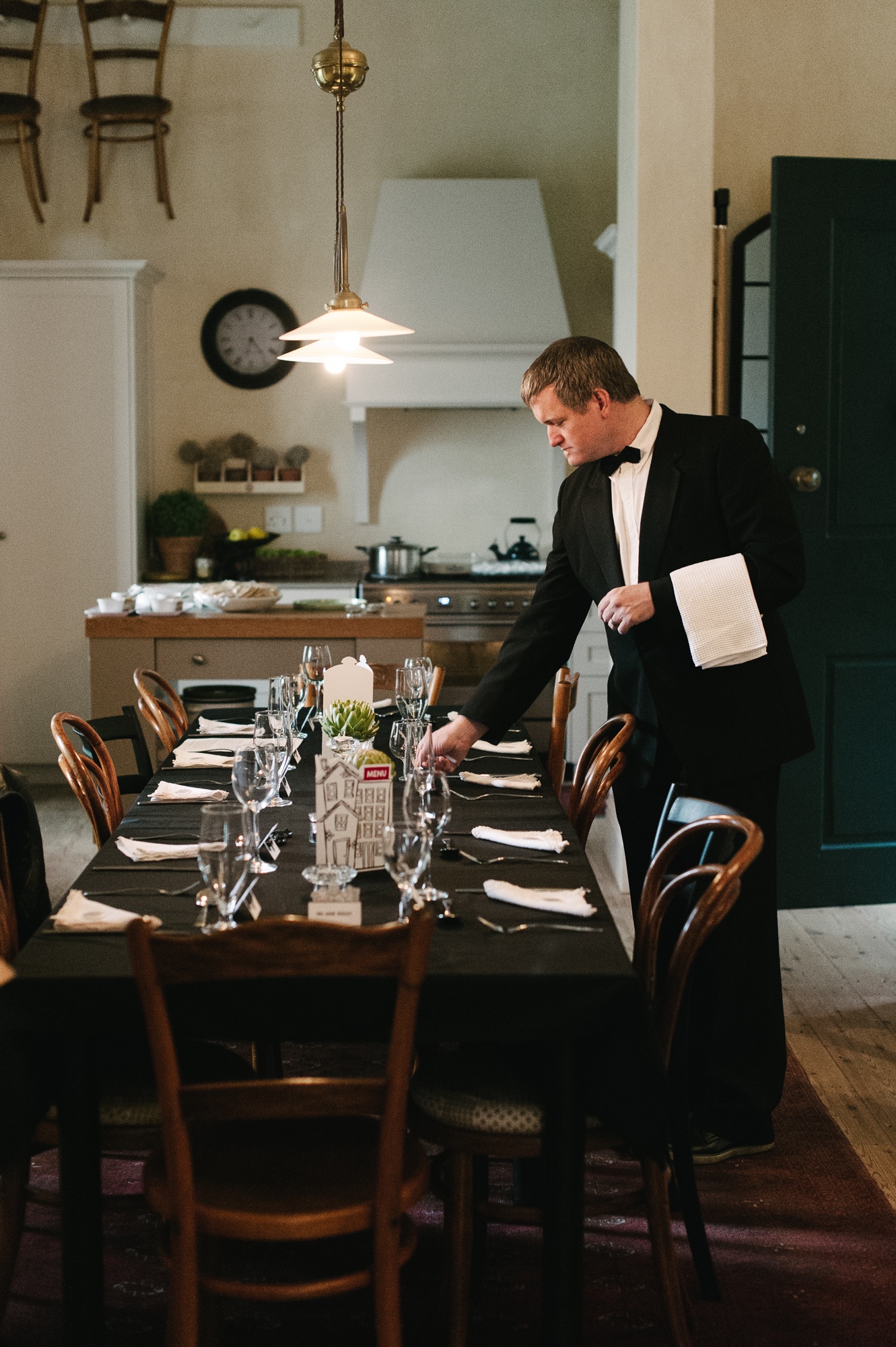 Real Murder Mystery Dinner Pictures | Murder Mystery Guide#1