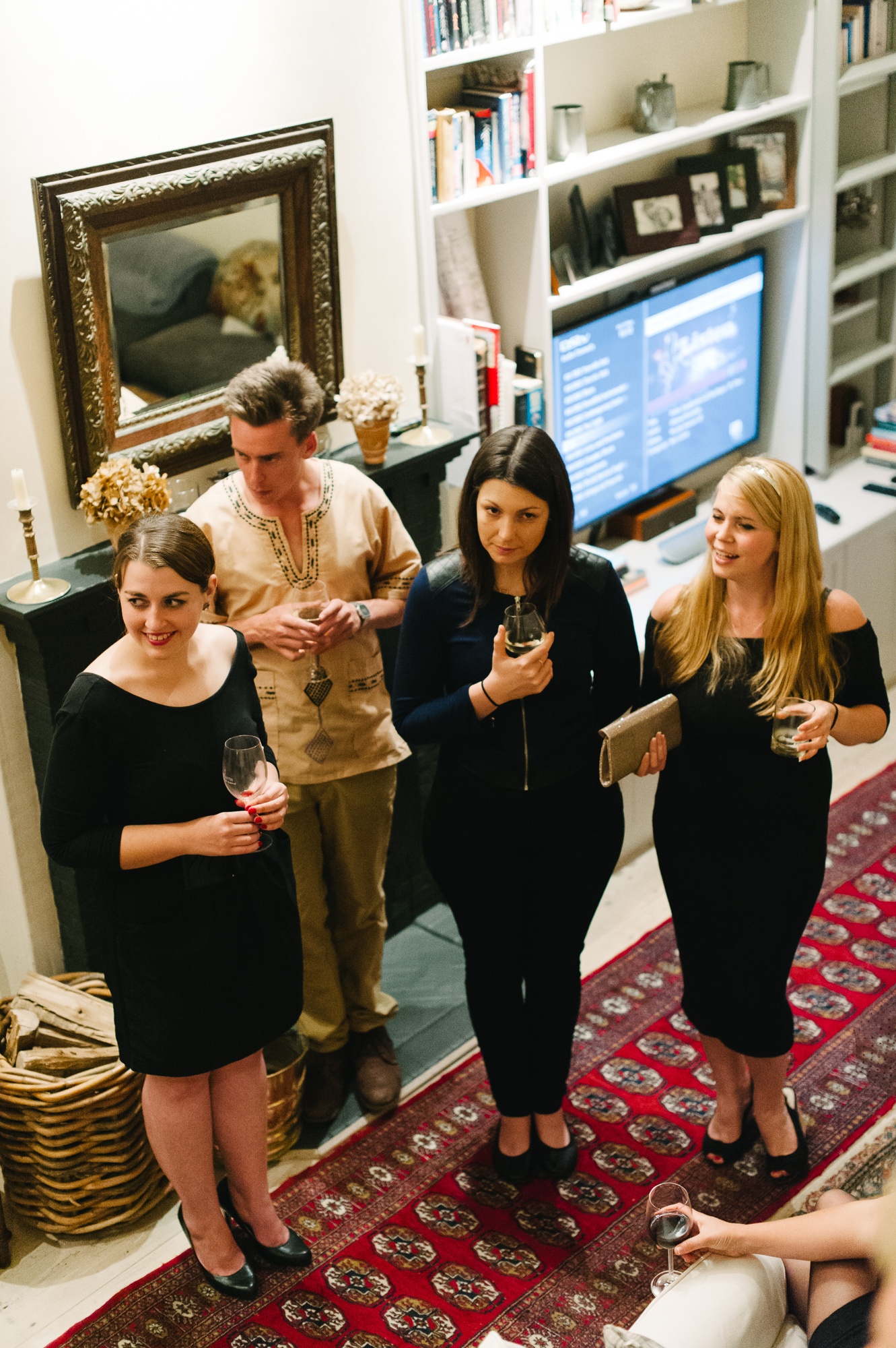 Real Murder Mystery Dinner Pictures | Murder Mystery Guide#1